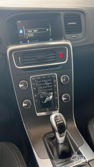 Zils Volvo V60 2016 Panevēža, ar dzinēja tilpumu 2.00 L un nobraukumu 218 tūkst. km par 5700 €, foto 9 vietnē AUTOMOTO.COM.LV
