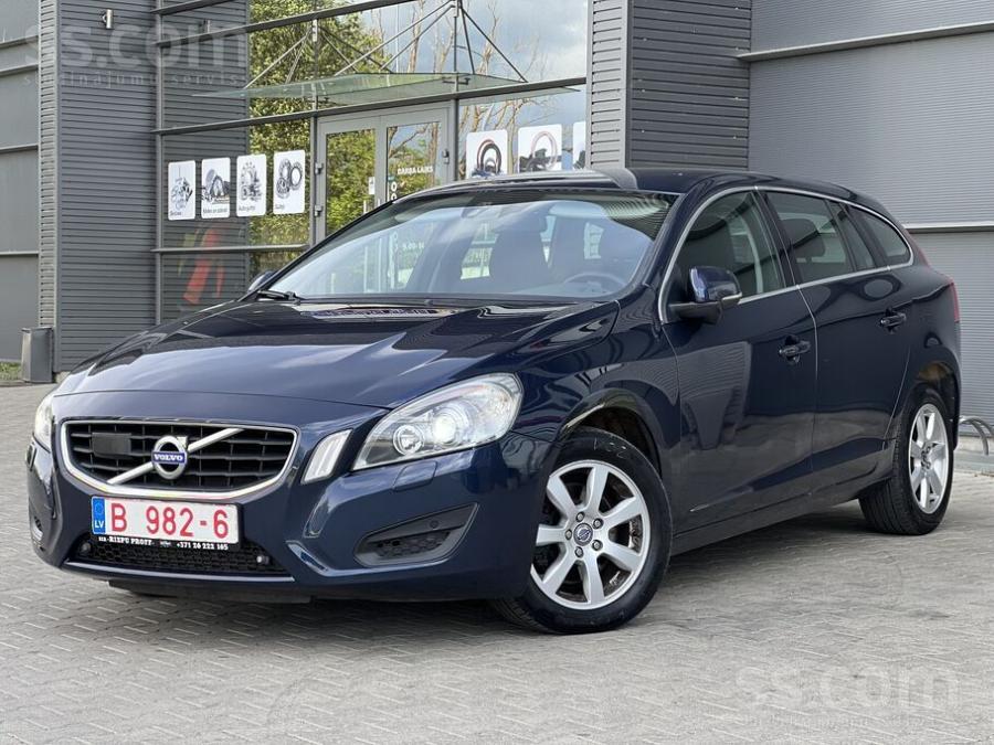 Blue Volvo V60 2011 in Jekabpils, with an engine capacity of 2.00 L and mileage of 302 thousand km for 5770 €, photo 1 on AUTOMOTO.COM.LV