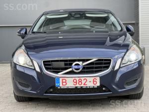 Blue Volvo V60 2011 in Jekabpils, with an engine capacity of 2.00 L and mileage of 302 thousand km for 5770 €, photo 5 on AUTOMOTO.COM.LV