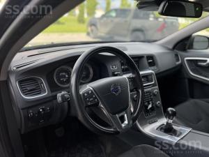 Blue Volvo V60 2011 in Jekabpils, with an engine capacity of 2.00 L and mileage of 302 thousand km for 5770 €, photo 9 on AUTOMOTO.COM.LV