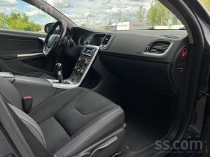 Blue Volvo V60 2011 in Jekabpils, with an engine capacity of 2.00 L and mileage of 302 thousand km for 5770 €, photo 14 on AUTOMOTO.COM.LV