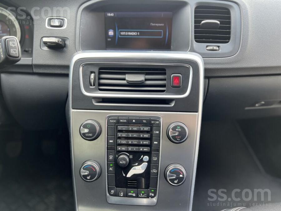 Blue Volvo V60 2011 in Jekabpils, with an engine capacity of 2.00 L and mileage of 302 thousand km for 5770 €, photo 15 on AUTOMOTO.COM.LV