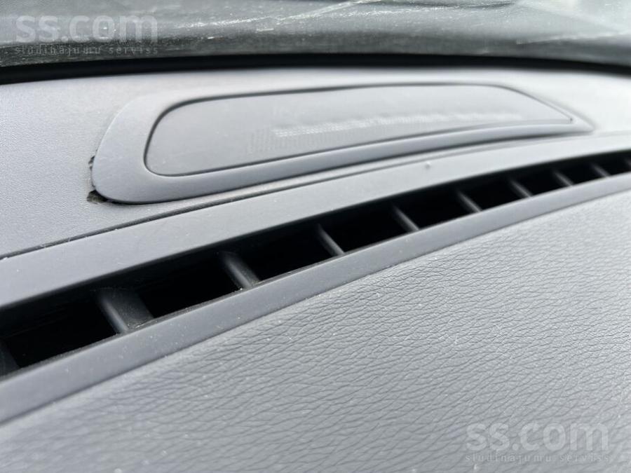 Blue Volvo V60 2011 in Jekabpils, with an engine capacity of 2.00 L and mileage of 302 thousand km for 5770 €, photo 18 on AUTOMOTO.COM.LV