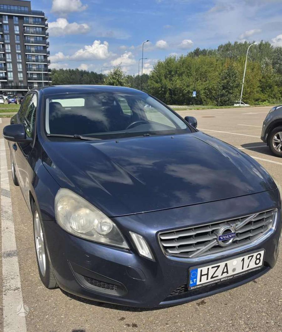 Синий Вольво B60 2011 в Вильнюс, объемом двигателя 2.40 л и пробегом 330 тыс. км за 3900 €, фото 4 на AUTOMOTO.COM.LV