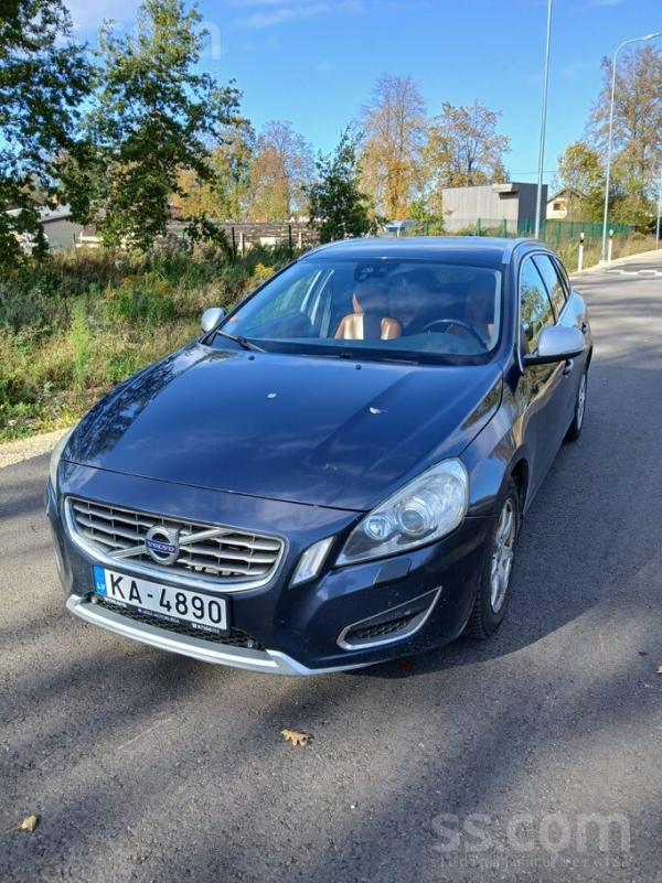 Blue Volvo V60 2011 in Riga, with an engine capacity of 2.00 L and mileage of 343 thousand km for 5200 €, photo 1 on AUTOMOTO.COM.LV