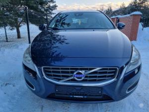 Blue Volvo V60 2012 in Kaunas, with an engine capacity of 2.00 L and mileage of 296 thousand km for 5790 €, photo 2 on AUTOMOTO.COM.LV
