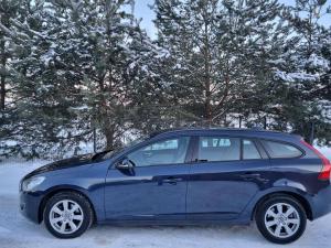 Blue Volvo V60 2012 in Kaunas, with an engine capacity of 2.00 L and mileage of 296 thousand km for 5790 €, photo 3 on AUTOMOTO.COM.LV