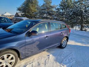 Blue Volvo V60 2012 in Kaunas, with an engine capacity of 2.00 L and mileage of 296 thousand km for 5790 €, photo 5 on AUTOMOTO.COM.LV