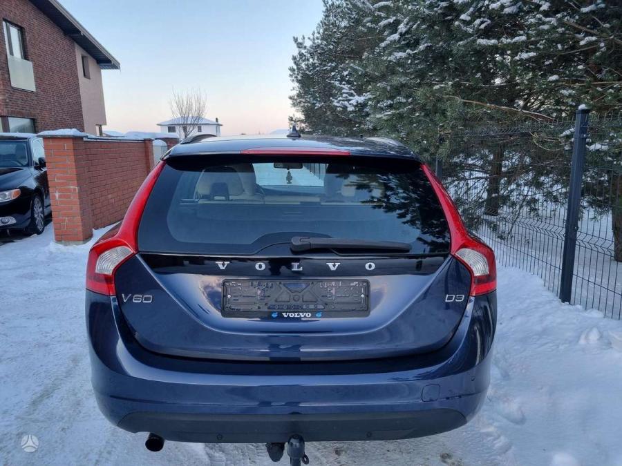 Blue Volvo V60 2012 in Kaunas, with an engine capacity of 2.00 L and mileage of 296 thousand km for 5790 €, photo 8 on AUTOMOTO.COM.LV