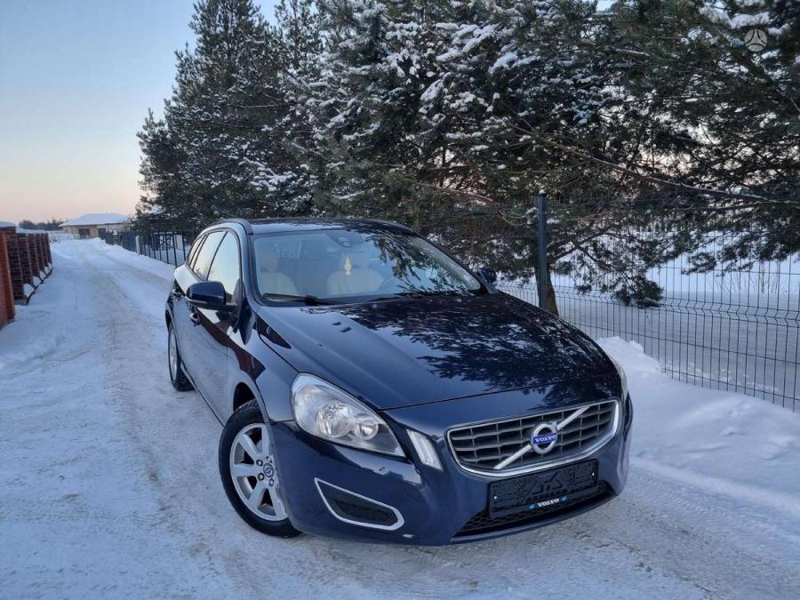Blue Volvo V60 2012 in Kaunas, with an engine capacity of 2.00 L and mileage of 296 thousand km for 5790 €, photo 9 on AUTOMOTO.COM.LV