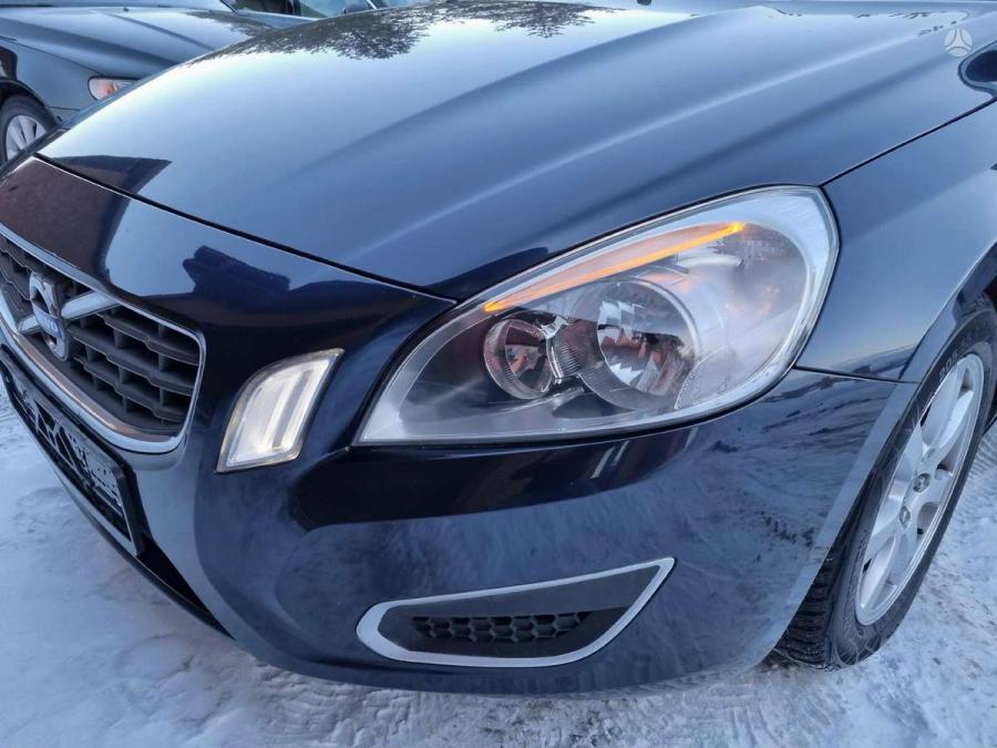 Blue Volvo V60 2012 in Kaunas, with an engine capacity of 2.00 L and mileage of 296 thousand km for 5790 €, photo 14 on AUTOMOTO.COM.LV