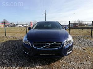 Blue Volvo V60 2012 in Saldus, with an engine capacity of 2.00 L and mileage of 331 thousand km for 6500 €, photo 6 on AUTOMOTO.COM.LV
