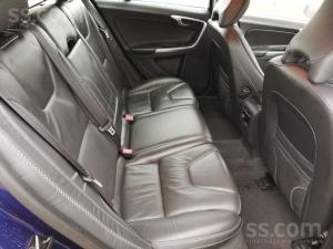 Blue Volvo V60 2012 in Saldus, with an engine capacity of 2.00 L and mileage of 331 thousand km for 6500 €, photo 13 on AUTOMOTO.COM.LV