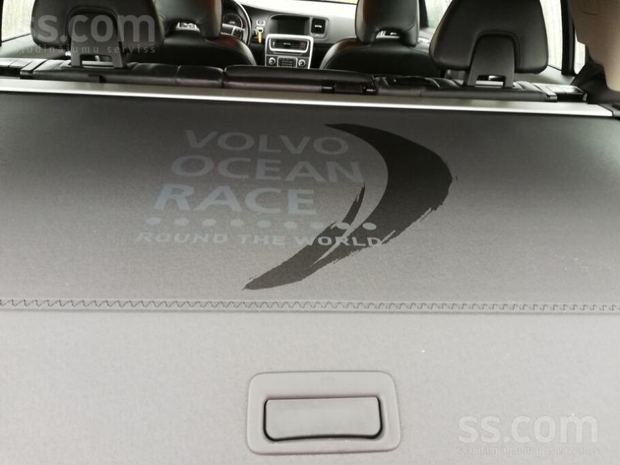 Blue Volvo V60 2012 in Saldus, with an engine capacity of 2.00 L and mileage of 331 thousand km for 6500 €, photo 14 on AUTOMOTO.COM.LV