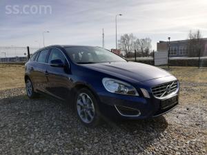 Blue Volvo V60 2012 in Saldus, with an engine capacity of 2.00 L and mileage of 331 thousand km for 6500 €, photo 15 on AUTOMOTO.COM.LV
