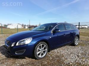 Blue Volvo V60 2012 in Saldus, with an engine capacity of 2.00 L and mileage of 331 thousand km for 6500 €, photo 16 on AUTOMOTO.COM.LV