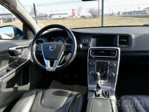 Blue Volvo V60 2012 in Saldus, with an engine capacity of 2.00 L and mileage of 331 thousand km for 6500 €, photo 18 on AUTOMOTO.COM.LV