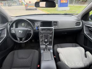 Zils Volvo V60 2012 Rīga, ar dzinēja tilpumu 1.60 L un nobraukumu 379 tūkst. km par 3200 €, foto 4 vietnē AUTOMOTO.COM.LV