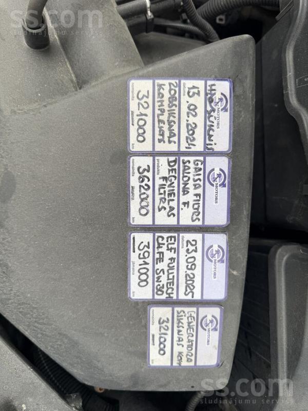 Zils Volvo V60 2012 Rīga, ar dzinēja tilpumu 1.60 L un nobraukumu 379 tūkst. km par 3200 €, foto 6 vietnē AUTOMOTO.COM.LV