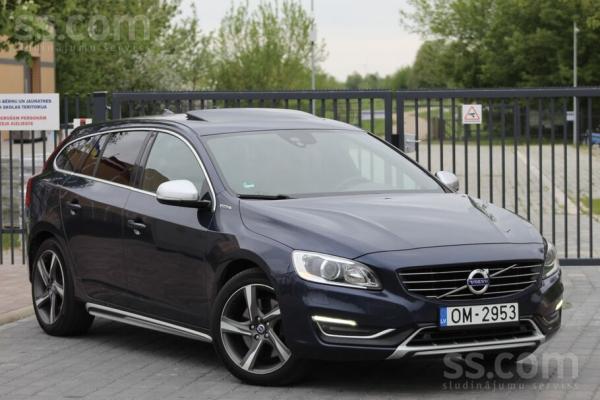 Blue Volvo V60 2013 in Riga, with an engine capacity of 2.40 L and mileage of 275 thousand km for 8350 €, photo 1 on AUTOMOTO.COM.LV