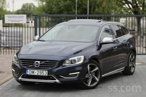 Blue Volvo V60 2013 in Riga, with an engine capacity of 2.40 L and mileage of 275 thousand km for 8350 €, photo 3 on AUTOMOTO.COM.LV