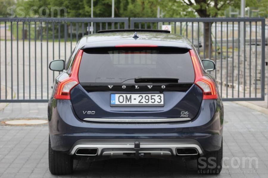 Blue Volvo V60 2013 in Riga, with an engine capacity of 2.40 L and mileage of 275 thousand km for 8350 €, photo 6 on AUTOMOTO.COM.LV