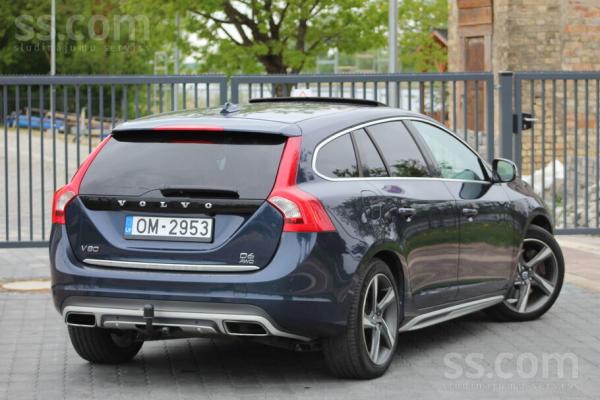 Blue Volvo V60 2013 in Riga, with an engine capacity of 2.40 L and mileage of 275 thousand km for 8350 €, photo 6 on AUTOMOTO.COM.LV