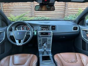 Blue Volvo V60 2013 in Riga, with an engine capacity of 2.40 L and mileage of 275 thousand km for 8350 €, photo 11 on AUTOMOTO.COM.LV