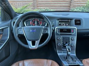 Blue Volvo V60 2013 in Riga, with an engine capacity of 2.40 L and mileage of 275 thousand km for 8350 €, photo 16 on AUTOMOTO.COM.LV