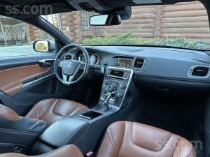 Blue Volvo V60 2013 in Riga, with an engine capacity of 2.40 L and mileage of 275 thousand km for 8350 €, photo 17 on AUTOMOTO.COM.LV