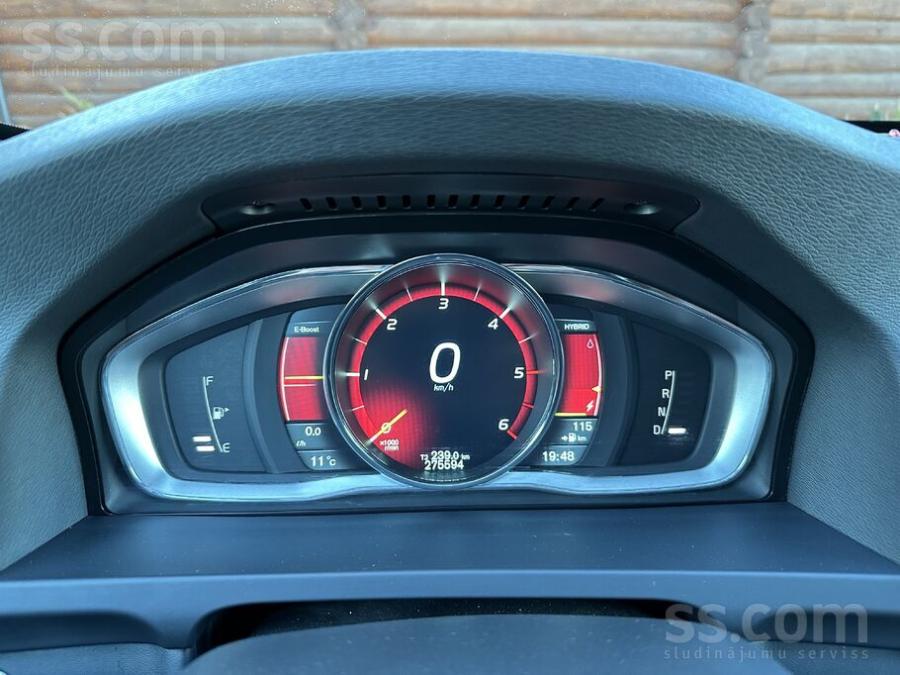 Blue Volvo V60 2013 in Riga, with an engine capacity of 2.40 L and mileage of 275 thousand km for 8350 €, photo 21 on AUTOMOTO.COM.LV