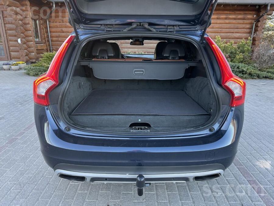 Blue Volvo V60 2013 in Riga, with an engine capacity of 2.40 L and mileage of 275 thousand km for 8350 €, photo 29 on AUTOMOTO.COM.LV