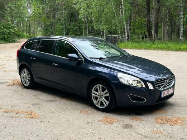 Blue Volvo V60 2013 in Riga, with an engine capacity of 2.00 L and mileage of 0 thousand km for 4399 €, photo 6 on AUTOMOTO.COM.LV