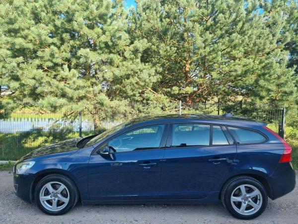 Zils Volvo V60 2013 Kauņa, ar dzinēja tilpumu 2.00 L un nobraukumu 311 tūkst. km par 5490 €, foto 3 vietnē AUTOMOTO.COM.LV
