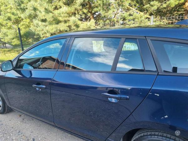 Zils Volvo V60 2013 Kauņa, ar dzinēja tilpumu 2.00 L un nobraukumu 311 tūkst. km par 5490 €, foto 5 vietnē AUTOMOTO.COM.LV