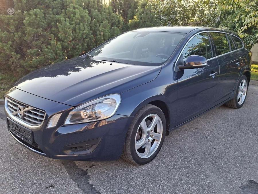 Zils Volvo V60 2013 Ukmergė, ar dzinēja tilpumu 2.40 L un nobraukumu 289 tūkst. km par 5950 €, foto 1 vietnē AUTOMOTO.COM.LV