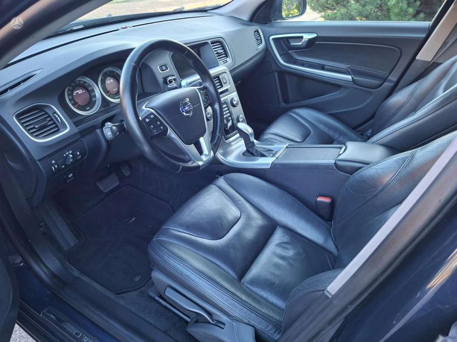 Zils Volvo V60 2013 Ukmergė, ar dzinēja tilpumu 2.40 L un nobraukumu 289 tūkst. km par 5950 €, foto 12 vietnē AUTOMOTO.COM.LV