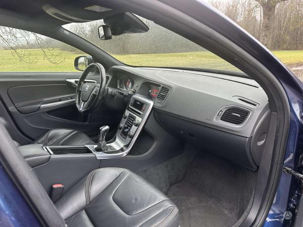 Синий Вольво B60 2015 в Каунас, объемом двигателя 1.97 л и пробегом 274 тыс. км за 7850 €, фото 11 на AUTOMOTO.COM.LV