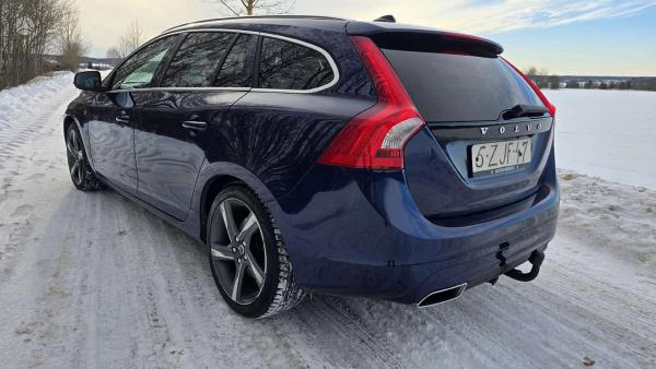 Zils Volvo V60 2015 Viļņa, ar dzinēja tilpumu 2.00 L un nobraukumu 302 tūkst. km par 7499 €, foto 5 vietnē AUTOMOTO.COM.LV