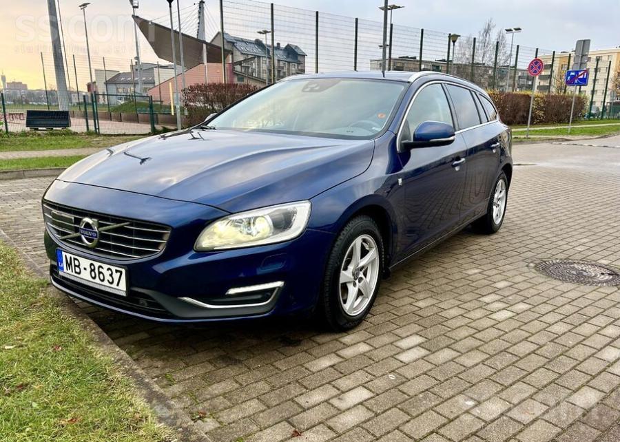 Zils Volvo V60 2015 Rīga, ar dzinēja tilpumu 2.00 L un nobraukumu 245 tūkst. km par 11100 €, foto 5 vietnē AUTOMOTO.COM.LV
