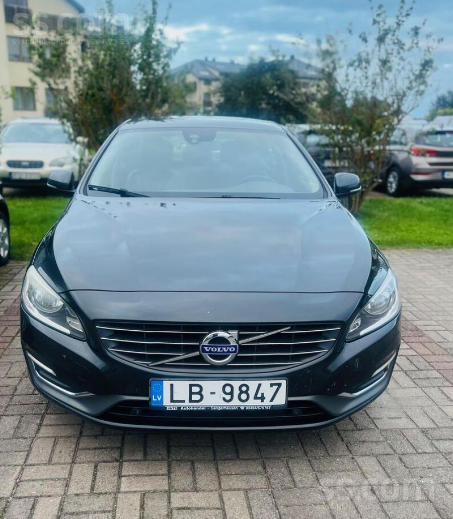 Blue Volvo V60 2013 in Riga, with an engine capacity of 2.40 L and mileage of 0 thousand km for 6500 €, photo 4 on AUTOMOTO.COM.LV