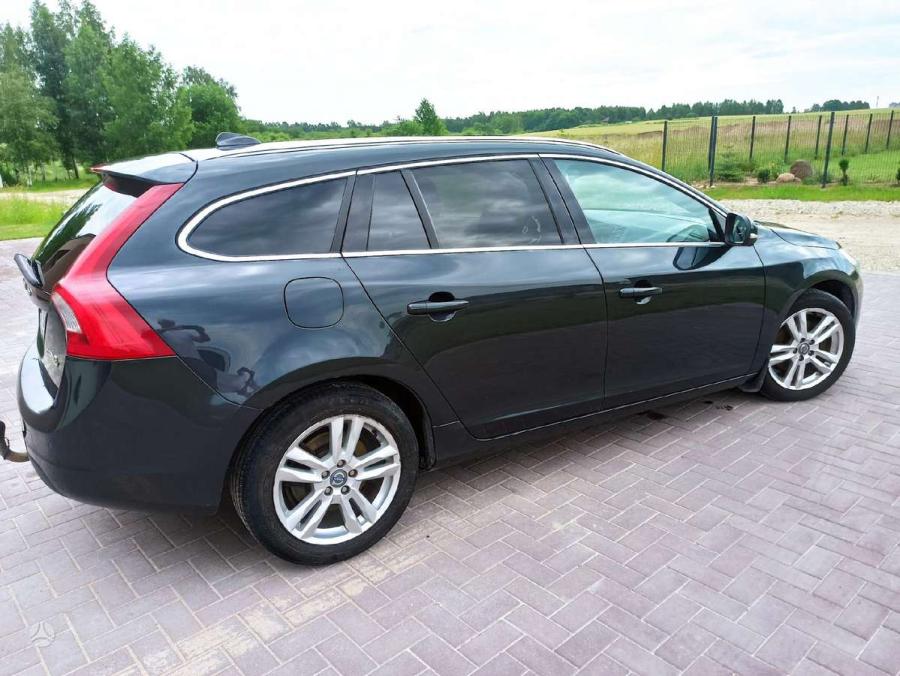 Zils Volvo V60 2011 Šauļi, ar dzinēja tilpumu 1.56 L un nobraukumu 258 tūkst. km par 4580 €, foto 2 vietnē AUTOMOTO.COM.LV