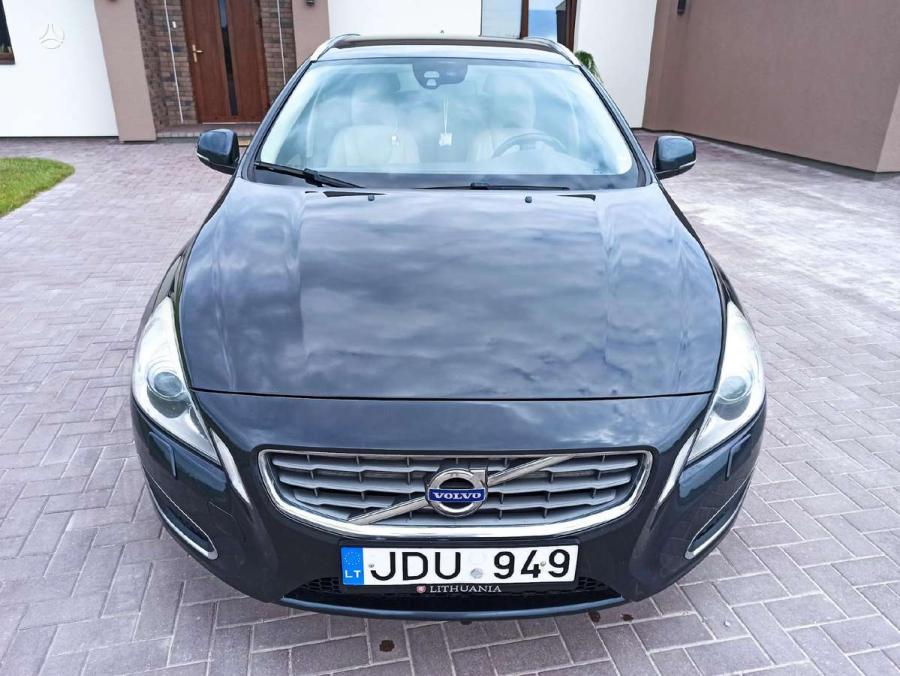 Zils Volvo V60 2011 Šauļi, ar dzinēja tilpumu 1.56 L un nobraukumu 258 tūkst. km par 4580 €, foto 4 vietnē AUTOMOTO.COM.LV