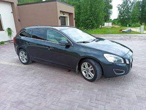Zils Volvo V60 2011 Šauļi, ar dzinēja tilpumu 1.56 L un nobraukumu 258 tūkst. km par 4580 €, foto 5 vietnē AUTOMOTO.COM.LV