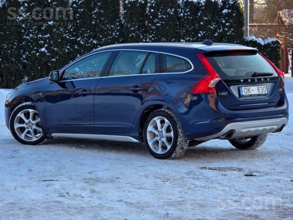 Zils Volvo V60 2011 Rīga, ar dzinēja tilpumu 2.40 L un nobraukumu 0 tūkst. km par 6450 €, foto 3 vietnē AUTOMOTO.COM.LV