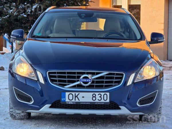 Zils Volvo V60 2011 Rīga, ar dzinēja tilpumu 2.40 L un nobraukumu 0 tūkst. km par 6450 €, foto 8 vietnē AUTOMOTO.COM.LV