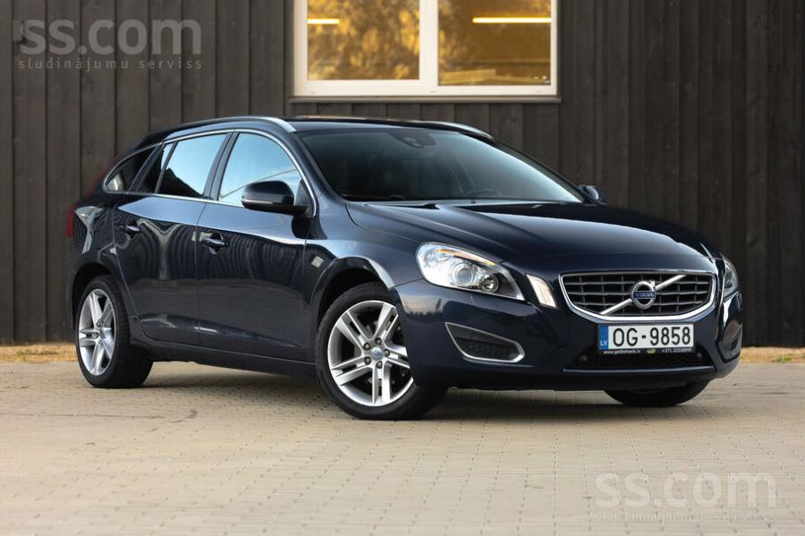 Zils Volvo V60 2011 Jelgava, ar dzinēja tilpumu 2.00 L un nobraukumu 226 tūkst. km par 7500 €, foto 3 vietnē AUTOMOTO.COM.LV