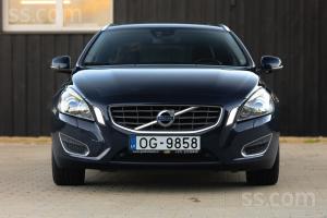 Zils Volvo V60 2011 Jelgava, ar dzinēja tilpumu 2.00 L un nobraukumu 226 tūkst. km par 7500 €, foto 4 vietnē AUTOMOTO.COM.LV