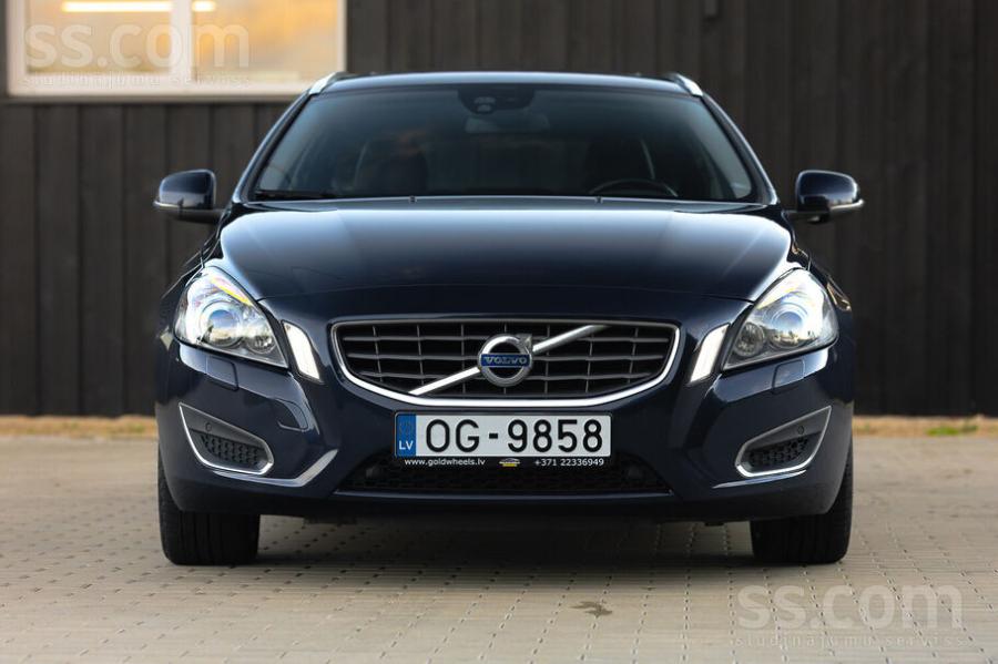 Zils Volvo V60 2011 Jelgava, ar dzinēja tilpumu 2.00 L un nobraukumu 226 tūkst. km par 7500 €, foto 4 vietnē AUTOMOTO.COM.LV