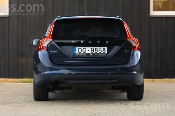 Blue Volvo V60 2011 in Jelgava, with an engine capacity of 2.00 L and mileage of 226 thousand km for 7500 €, photo 6 on AUTOMOTO.COM.LV